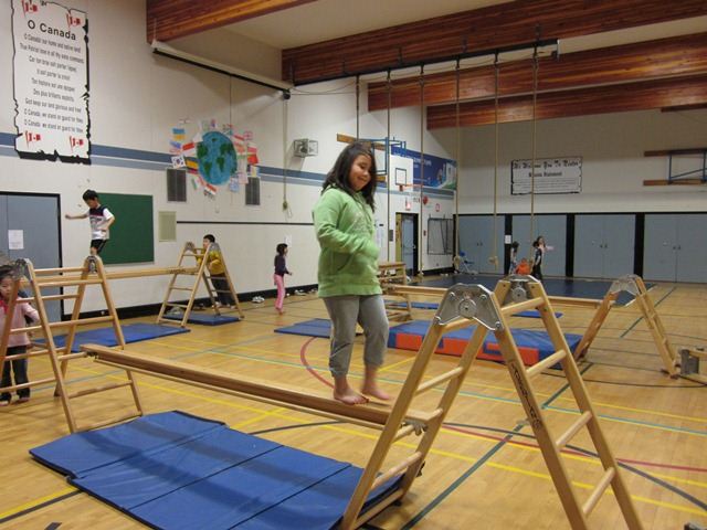 Gymnastics - Thumbnails - École Nestor Elementary School