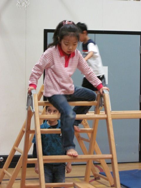 Gymnastics - Thumbnails - École Nestor Elementary School