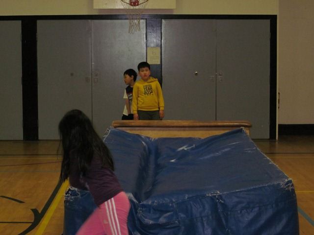 Gymnastics - Thumbnails - École Nestor Elementary School